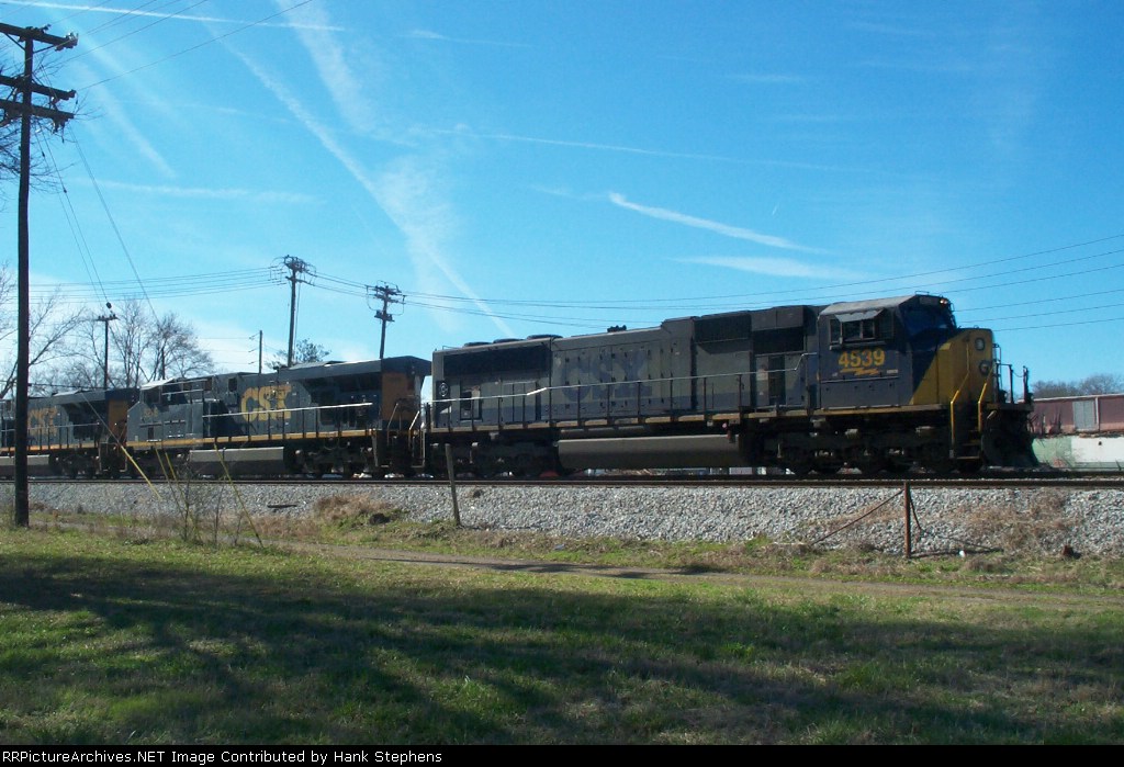 CSX 4539 leads Q614-15 through SE West Point on Jan 15, 2008